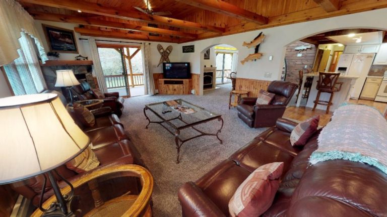 The Lodge - Roughcut Lodge